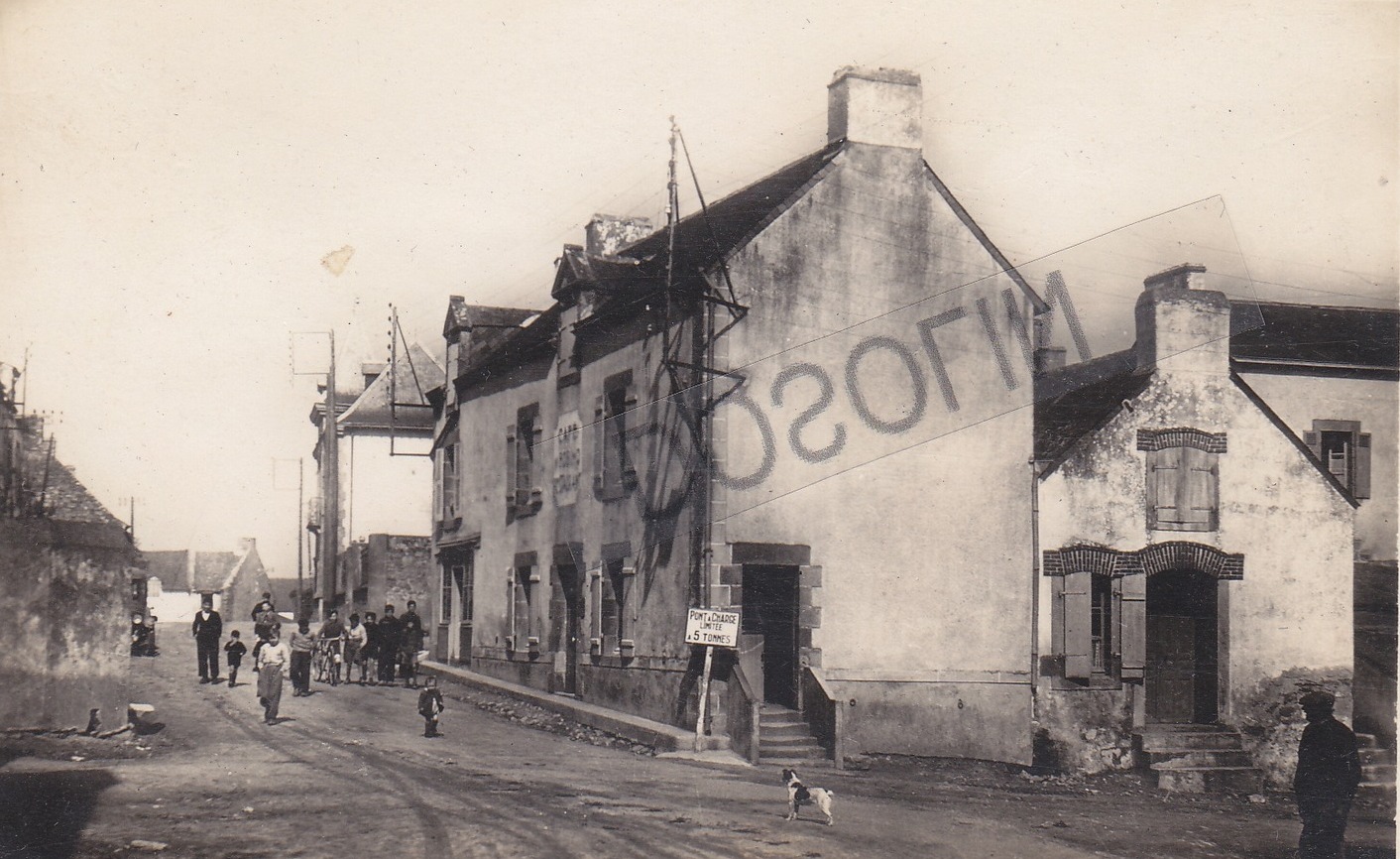 De la Rue Principale à la Place de la Mairie